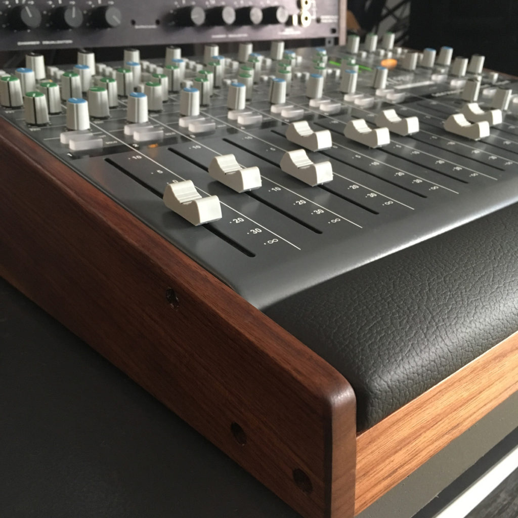 X-Desk Lux - Mixingtable.comMixingtable.com